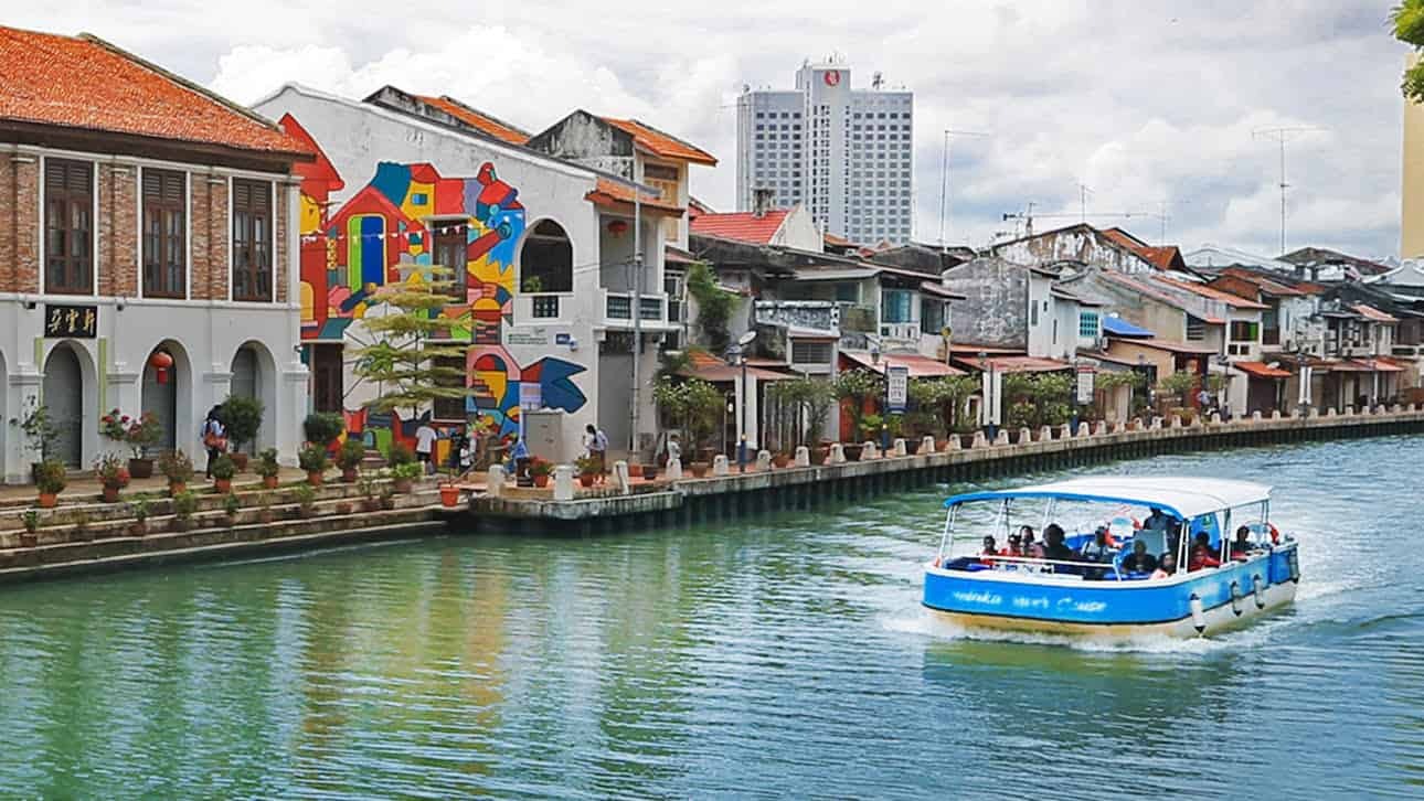 Discover the Vibrant Jonker Walk in Melaka’s Historic City - Stayrene's ...